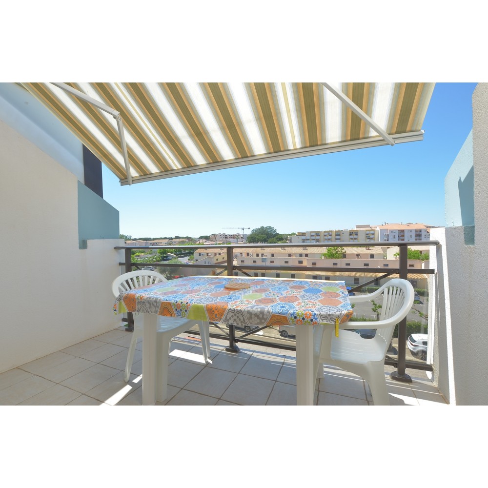 Studio cabine Le Grau du Roi avec piscine, à 600m de la plage et du ...